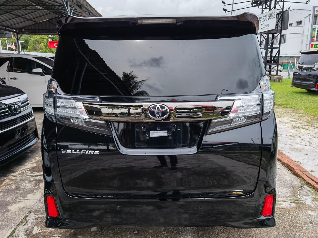 Toyota Vellfire Golden Eye #9763 - TPC RECON CARS