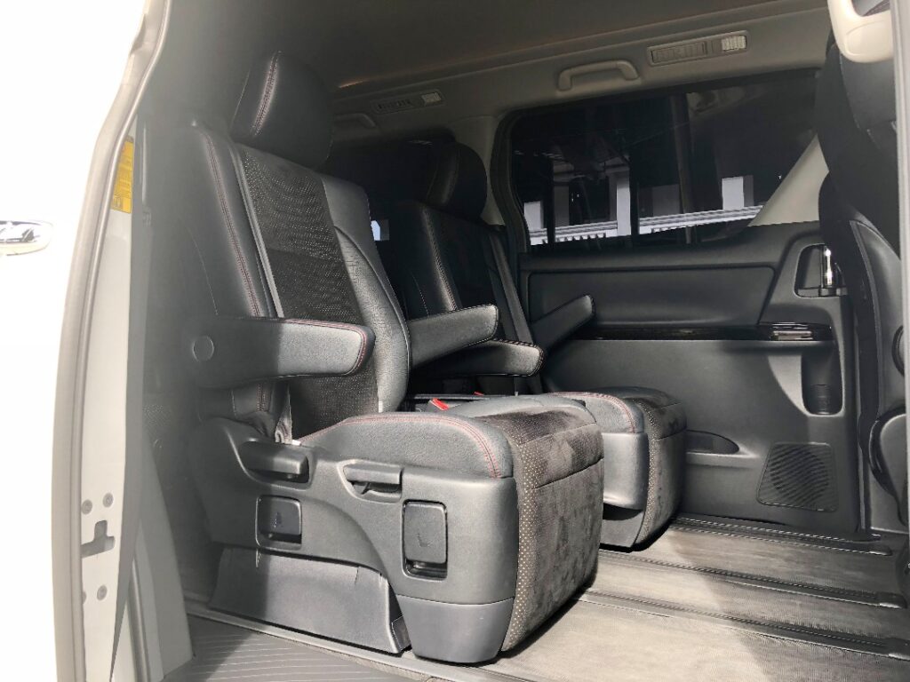 Toyota Vellfire Golden Eye #1153 - TPC RECON CARS