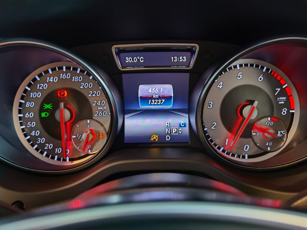 Mercedes Benz GLA180 AMG #7031 - TPC RECON CARS